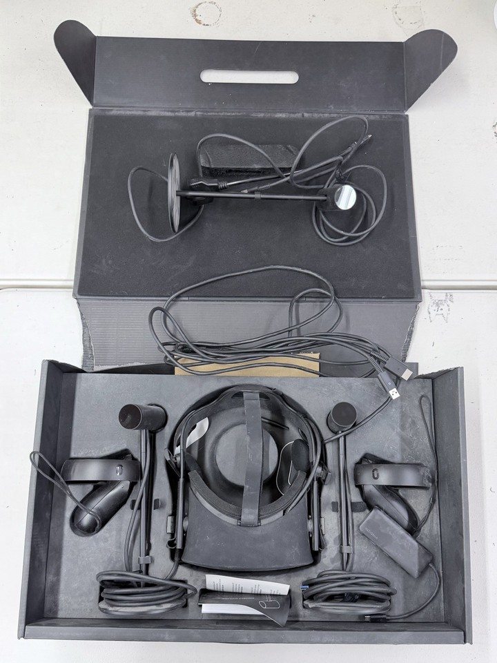 Meta Oculus Rift CV1 VR Virtual Reality Headset System - Black | eBay