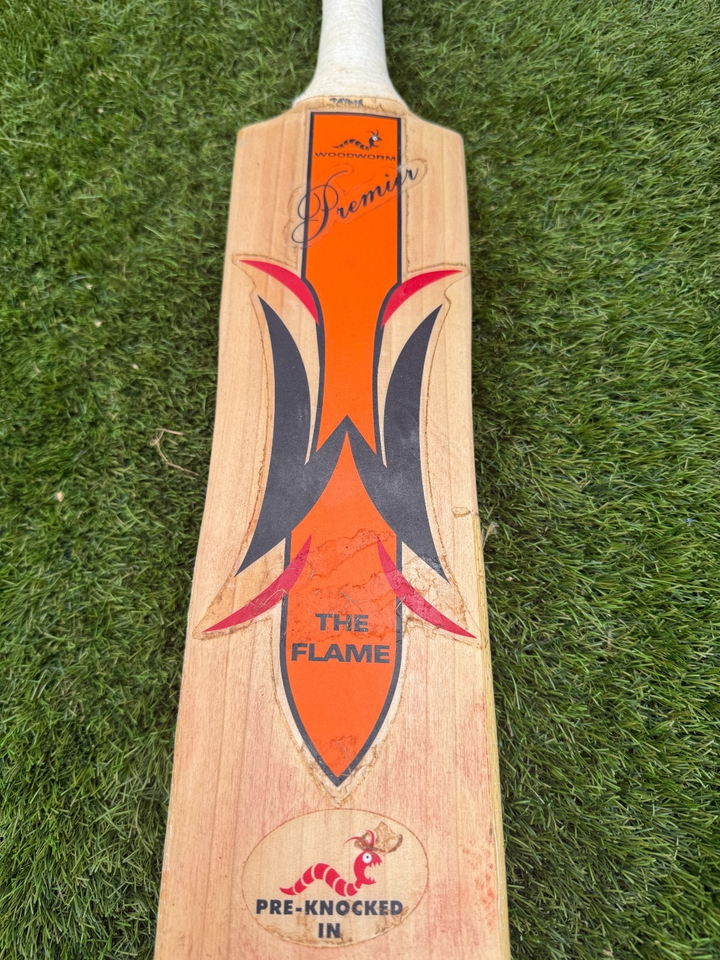 NICE WOODWORM PREMIER THE FLAME MEGABIT JUNIOR CRICKET BAT. SIZE HARROW ...