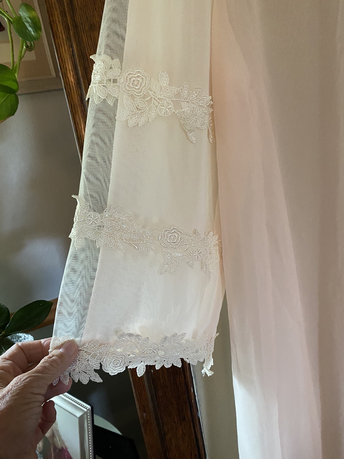 Flora Nikrooz Sheer Short Lingerie Robe Pink White … Gem