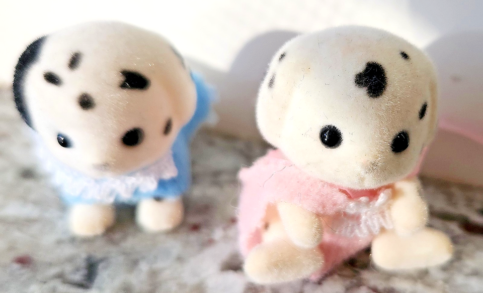 CALICO CRITTERS Sylvanian Families Dalmatian Set of Twin Dalmatian ...