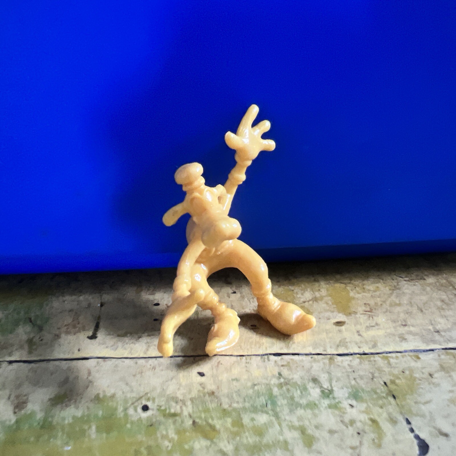 Walt Disney Goof Character Bendable Mini Figure Size 1.75x1.75 Inches ...