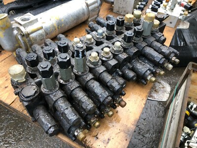 GENUINE JCB 1CX 10 SPOOL VALVE BLOCK P/N 334/U2220 | eBay UK