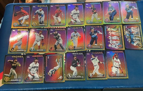 LOT OF 30 2024 TOPPS Series 2 Holiday Foil (20) And Royal Blue (10 ...