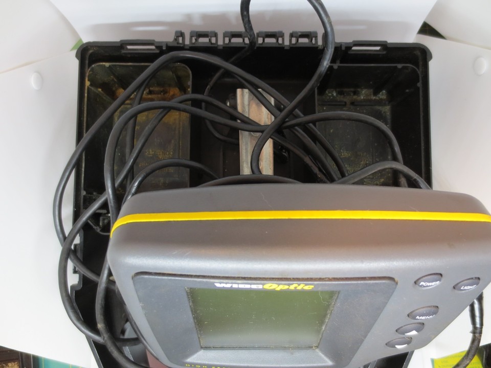 HUMMINBIRD WIDE OPTIC HIGH PERFORMANCE PORTABLE FISH FINDER With ...