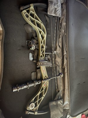 BOWTECH CARBON ZION COMPOUND BOW RH FLAT DARK EARTH 70LB DRAW WEIGHT | eBay