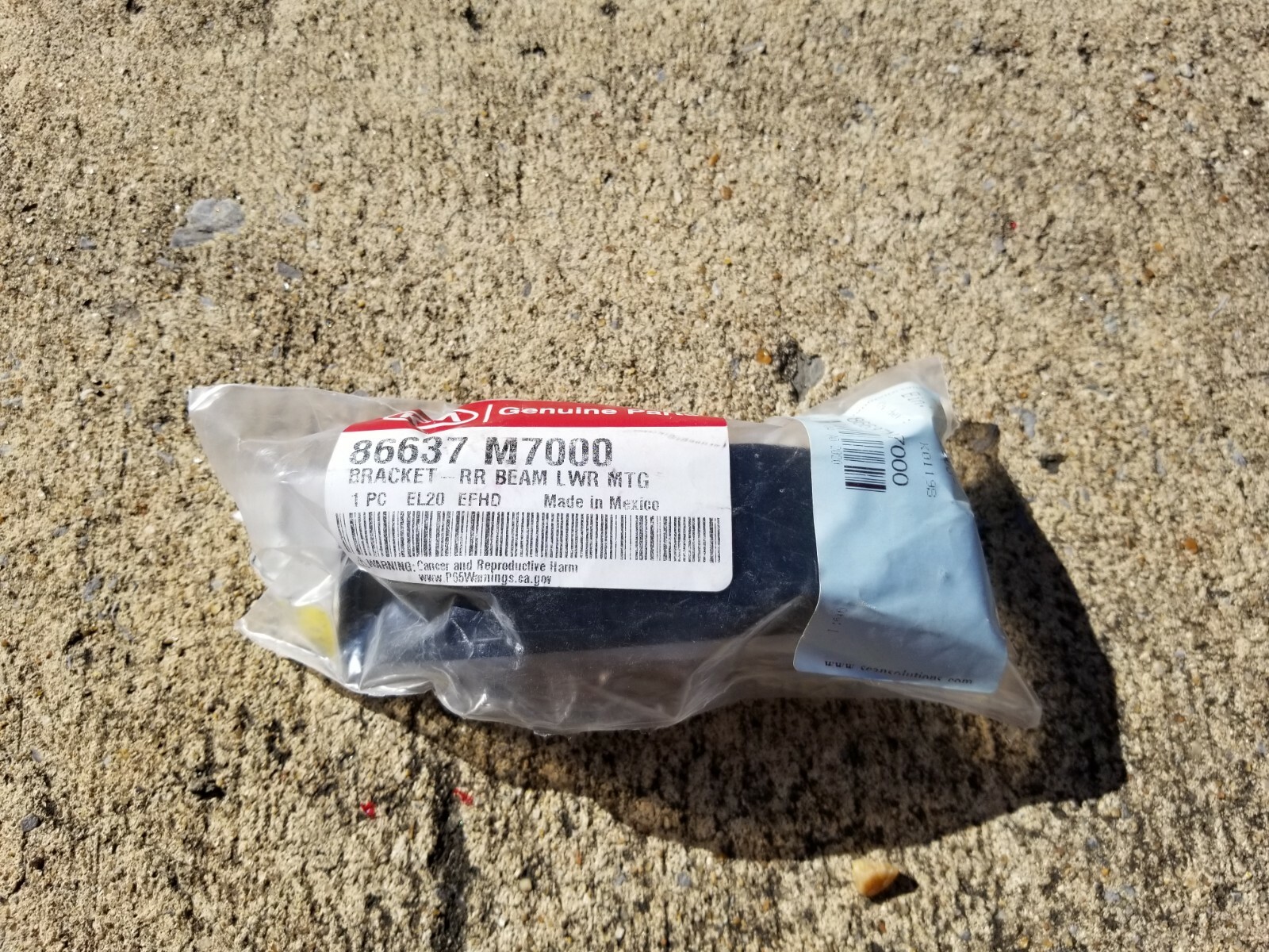 Genuine Kia Impact Bar Lower Bracket 86637-M7000 | eBay