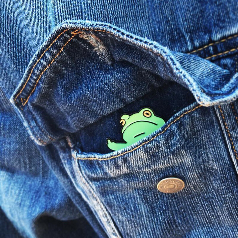 Cute Funny Vertical Middle Finger Frog Alloy Brooch Creative Cartoon ...