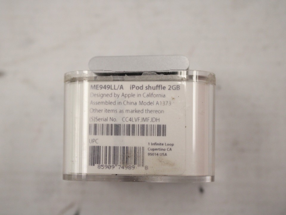APPLE IPOD SHUFFLE A1373 2Gb Portable Music Player Compact Clip, Grey ...