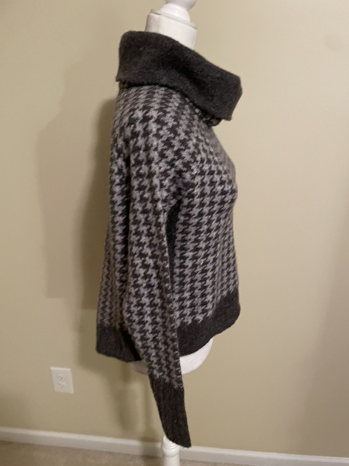 RD Style Conscious Women's Grey Turtleneck Sweater, Geometric Print ...