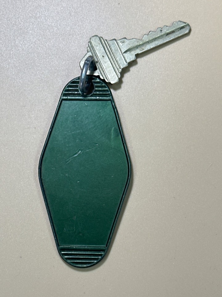 Travelers Hotel Motel Room Key Fob & Key La Guardia Airport New York ...