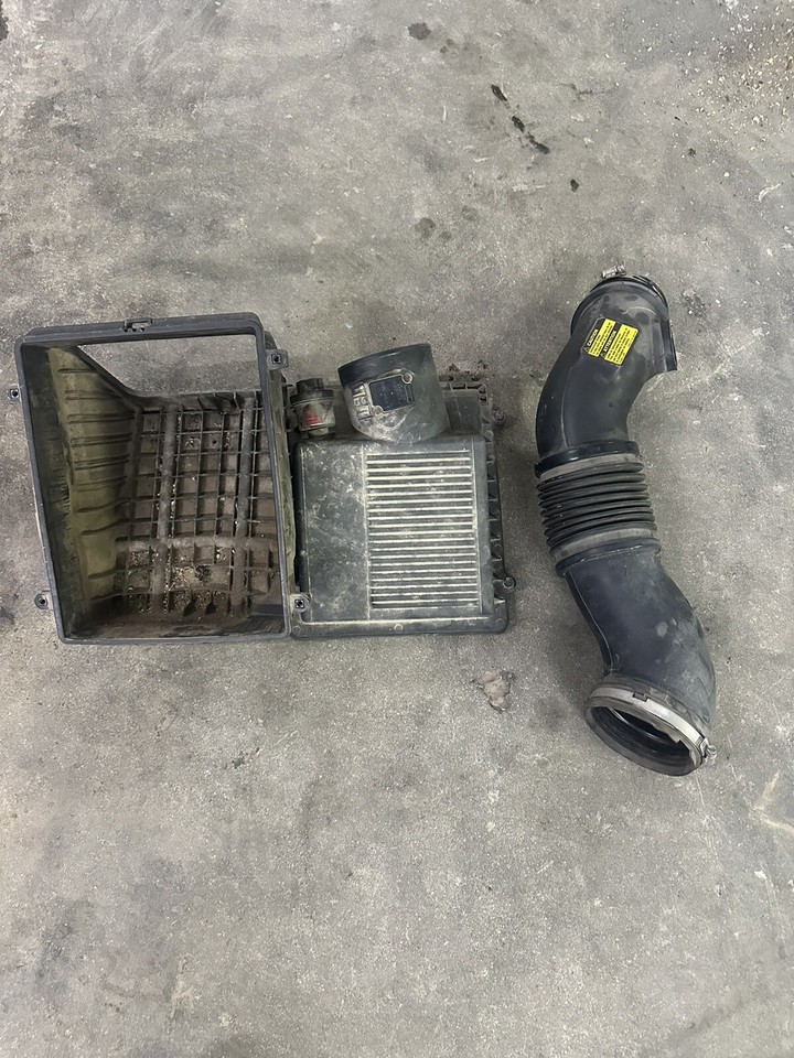 2002-2004 6.6L LB7 Duramax Intake Airbox & Duct | 15090998 15076901 ...