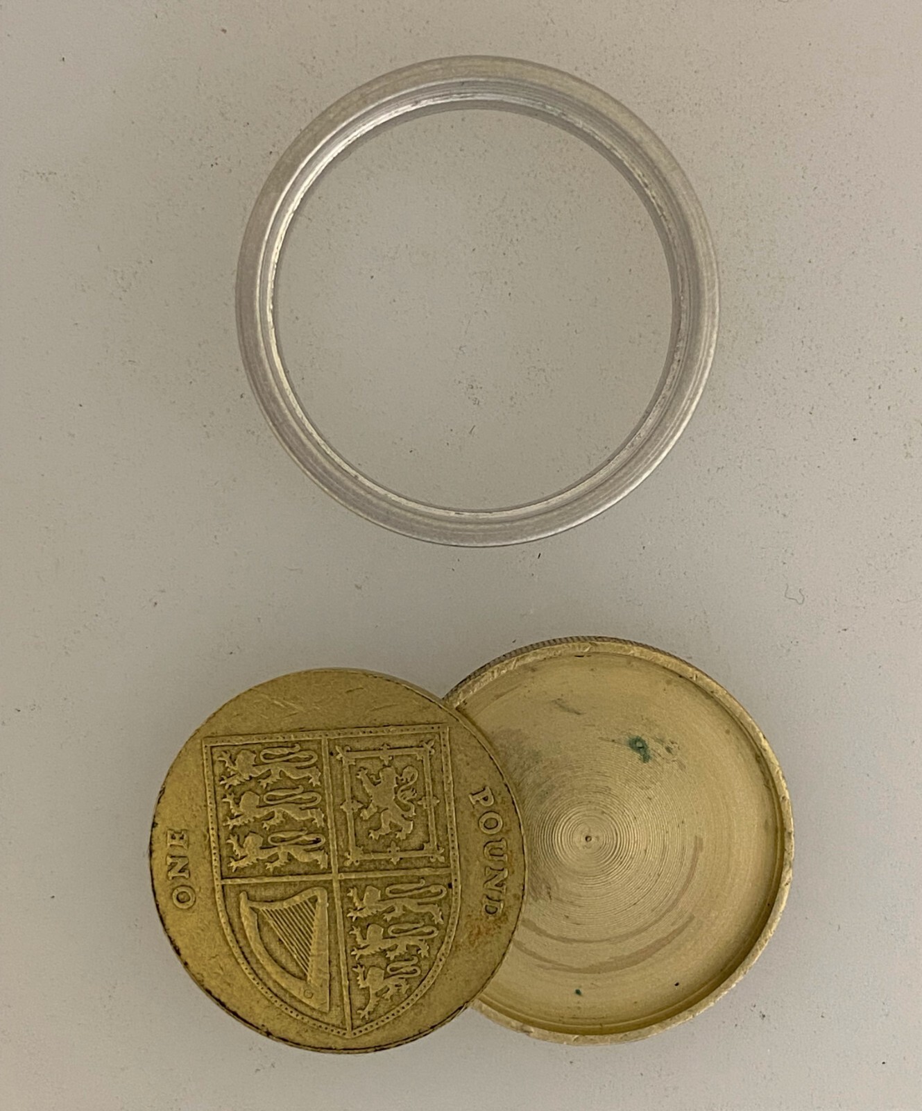 British Secret Agent Hollow £1 SPY COIN with hidden compartment ROYAL ...