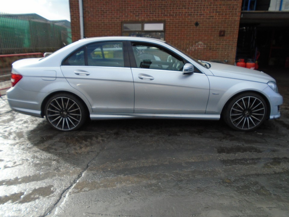 12 MERCEDES W204 C350 CDI OFFSIDE FRONT BRAKE CALIPER 07-14 BREAKING ...