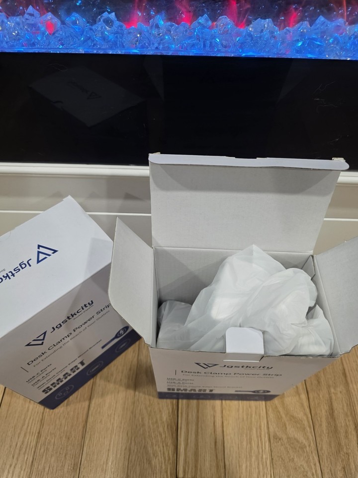 WHITE Desk Clamp Power Strip, 40W USB C Ports, Surge Protector for Home ...