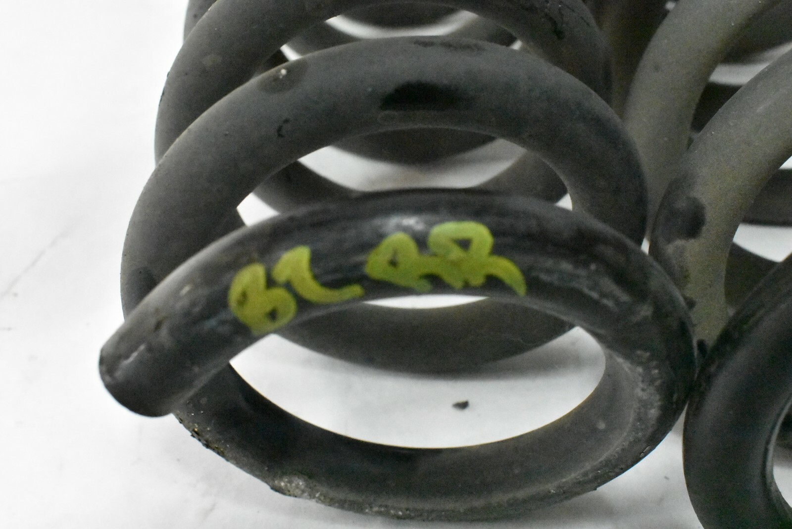 08-14 W204 MERCEDES C250 C300 C350 REAR LEFT AND RIGHT COIL SPRING PAIR ...