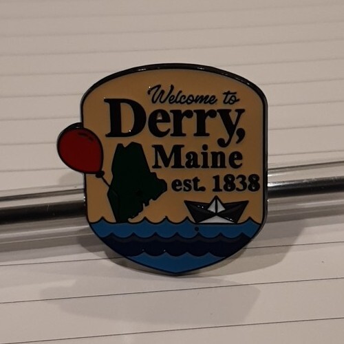 Welcome To Derry, Maine est 1838 Pin D78 | eBay