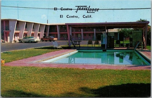 Vintage EL CENTRO, California Postcard TRAVELODGE MOTEL Pool View ...
