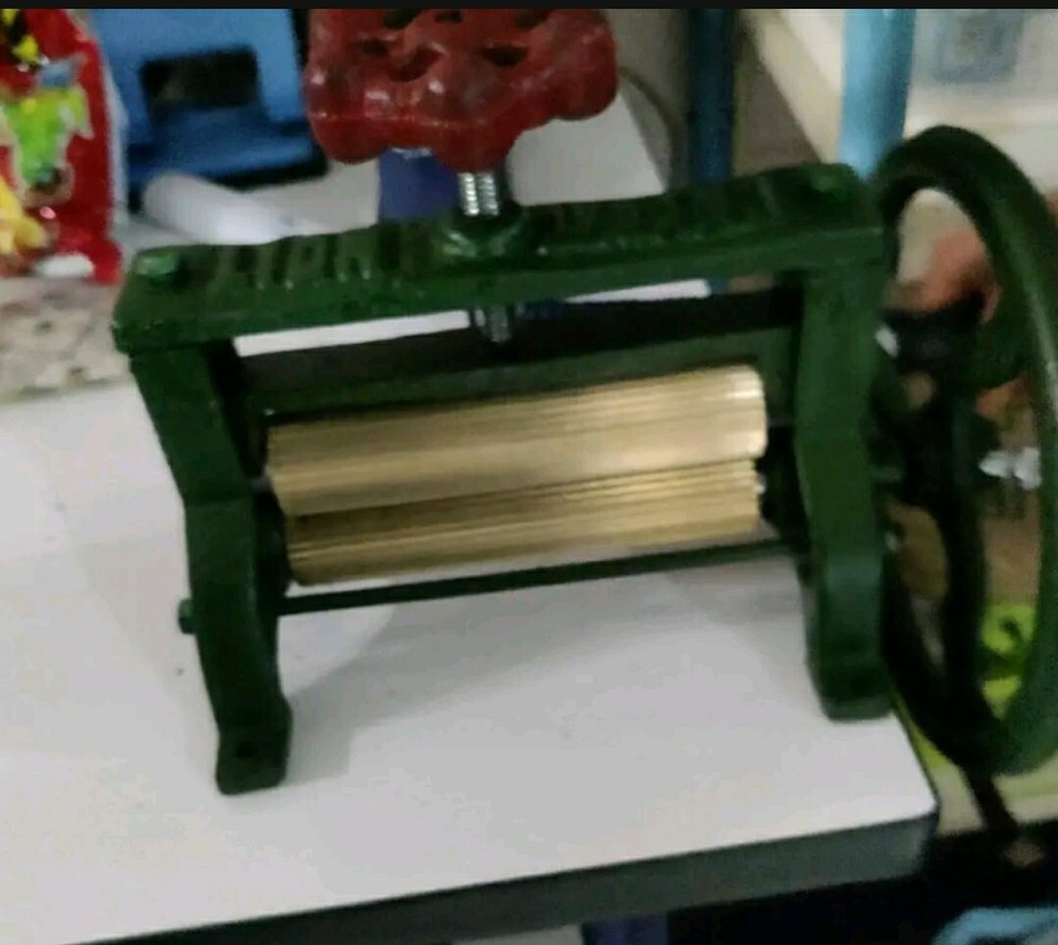 .DrySquid Iron Hand Grinder Press Cast Extractor Sugar Cane Juicer ...