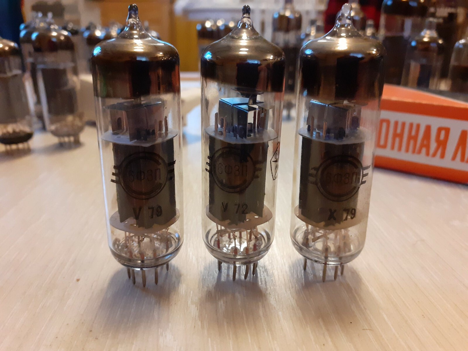 24+ sound vacuum tubes / valves: ECL82, ECL84, ECL85, EL82, EL83, EL84 ...