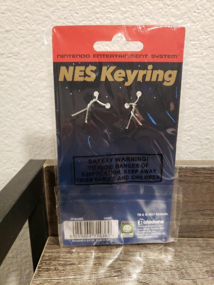 Official Nintendo NES Keyring Entertainment System Controller Keychain ...