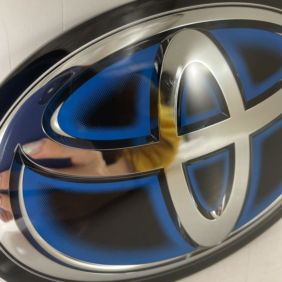 Genuine Toyota Grill Emblem 53141-33130 53141-33140 Prius Pre-Collision ...