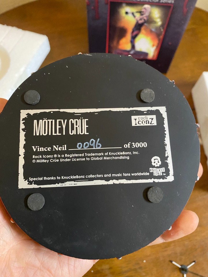Motley Crue Vince Neil Knucklebonz Statue | eBay