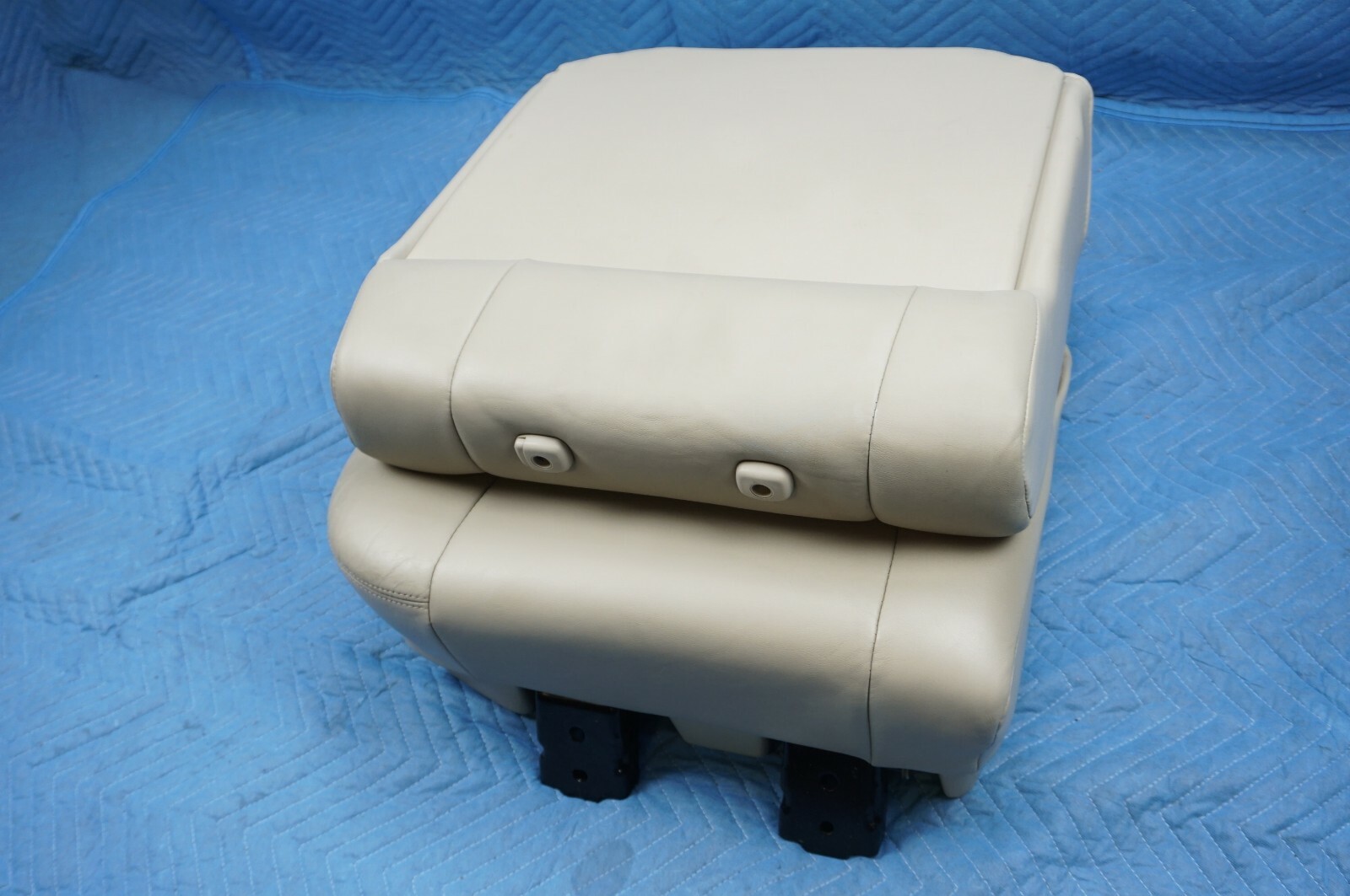 Lexus LX470 2nd Row Seat Passenger's Side Ivory 2003 2004 2005 2006 ...