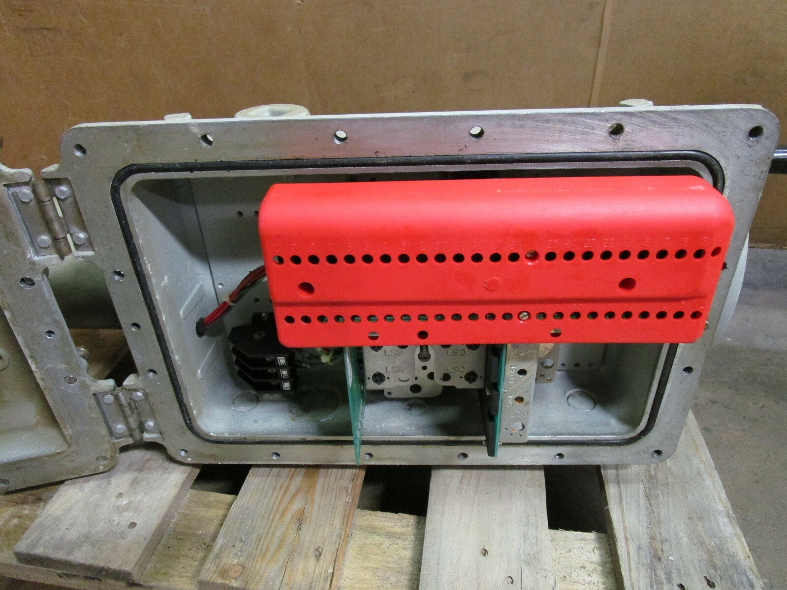 EIM CONTROLS 04G2-3 EXPLOSION PROOF VALVE ACTUATOR 1/20HP 460V 3PH ...