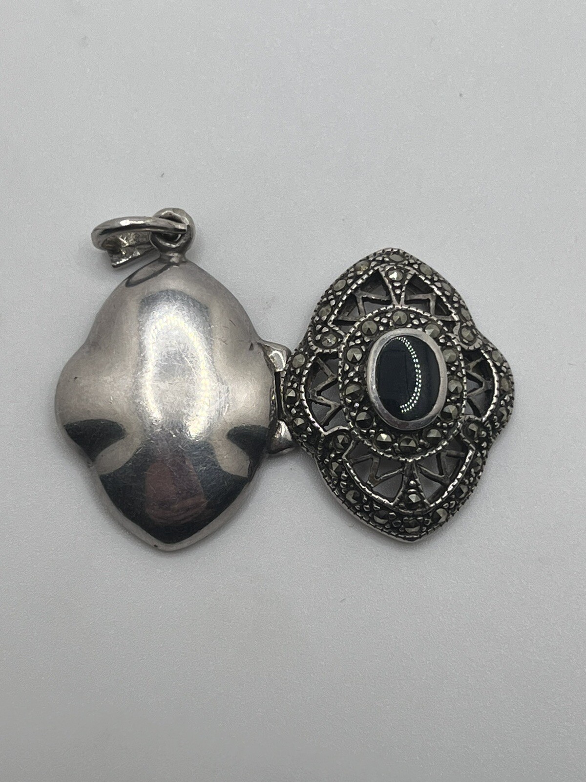 925 Sterling Silver Locket 9.93 Grams - Gem