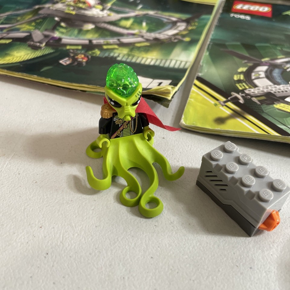 Lego Alien Conquest 7065 Alien Clinger Mothership Spaceship UFO **Read ...