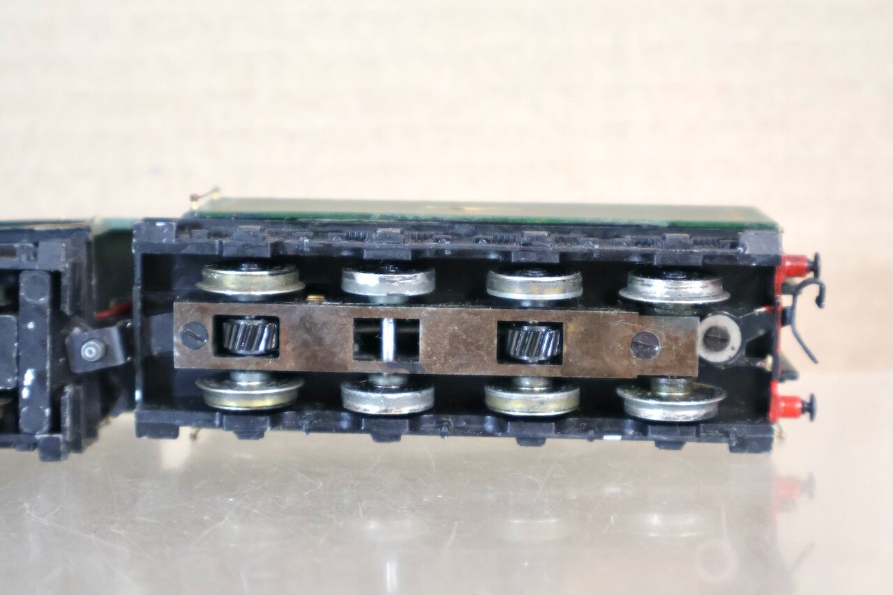 TRIX LILIPUT RE PAINTED BR 4-6-2 CLASS A3 LOCOMOTIVE 60091 CAPTAIN ...