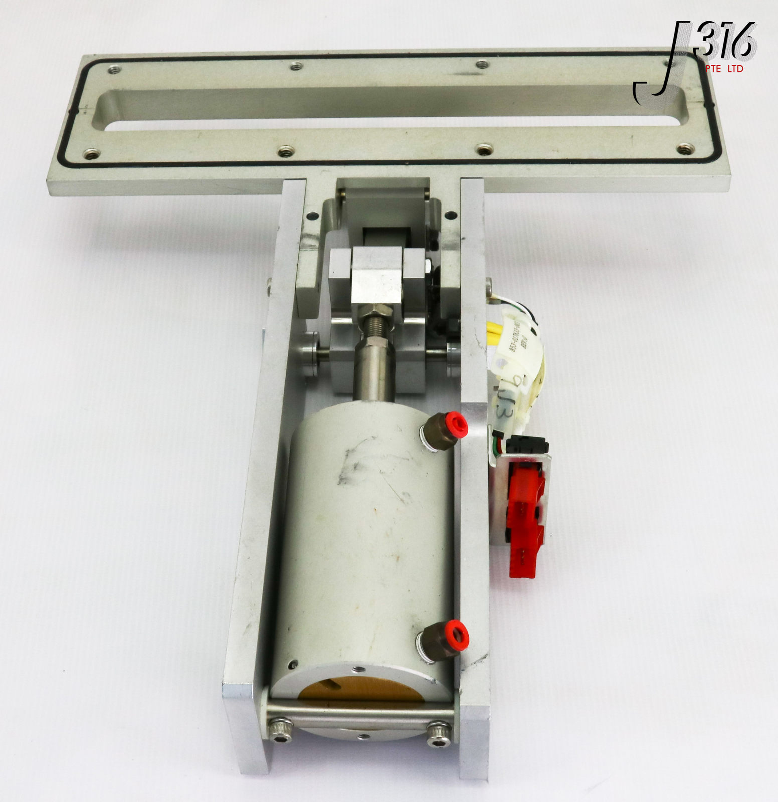 17476 LAM RESEARCH OUTER GATE VLV ASSY W/O DOOR SLIT 853-140013-001-3 ...