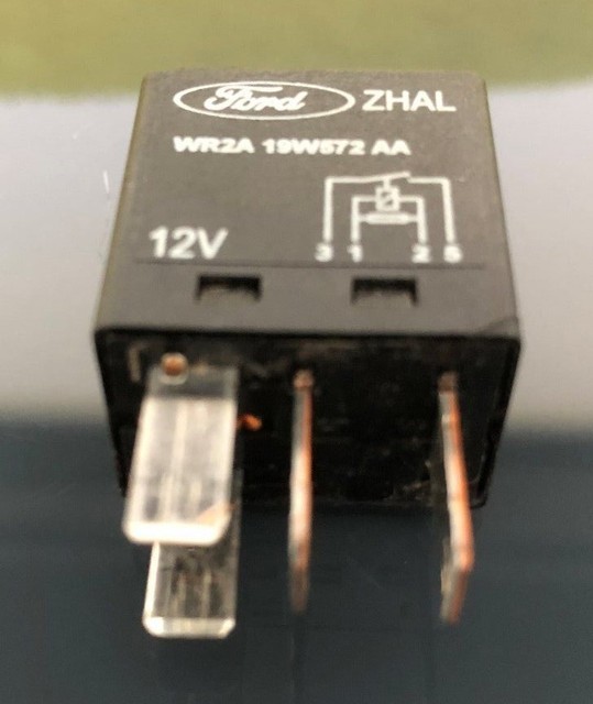 AU BA BF FG Mk2 & FGX Genuine Ford Falcon 12v 4 Pin Switching Black ...