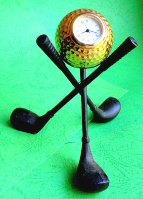 VINTAGE 1996 GILT GOLF BALL DESK CLOCK WITH CLUBS STAND | eBay