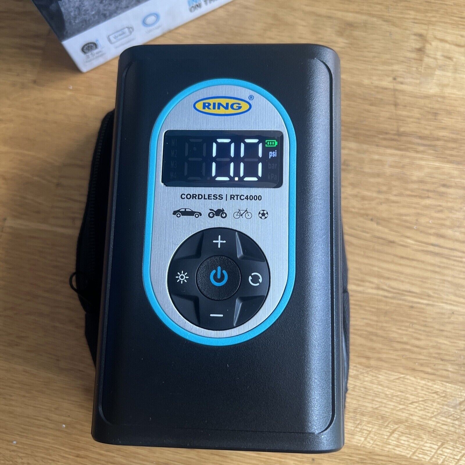 Cordless Rechargeable Car Tyre Inflator Air Compressor Pump Ring ...