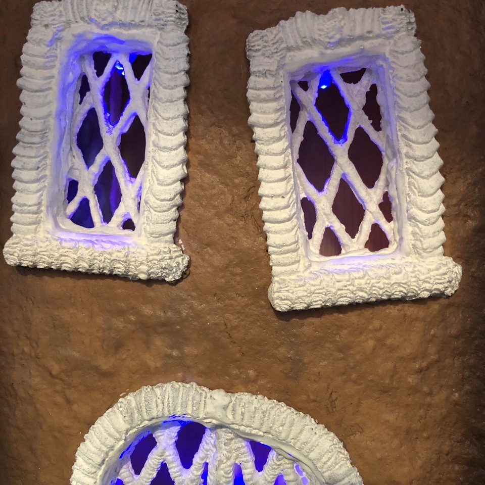 2008 Traditions by Byers' Choice Lighted Haunted Gingerbread Halloween ...