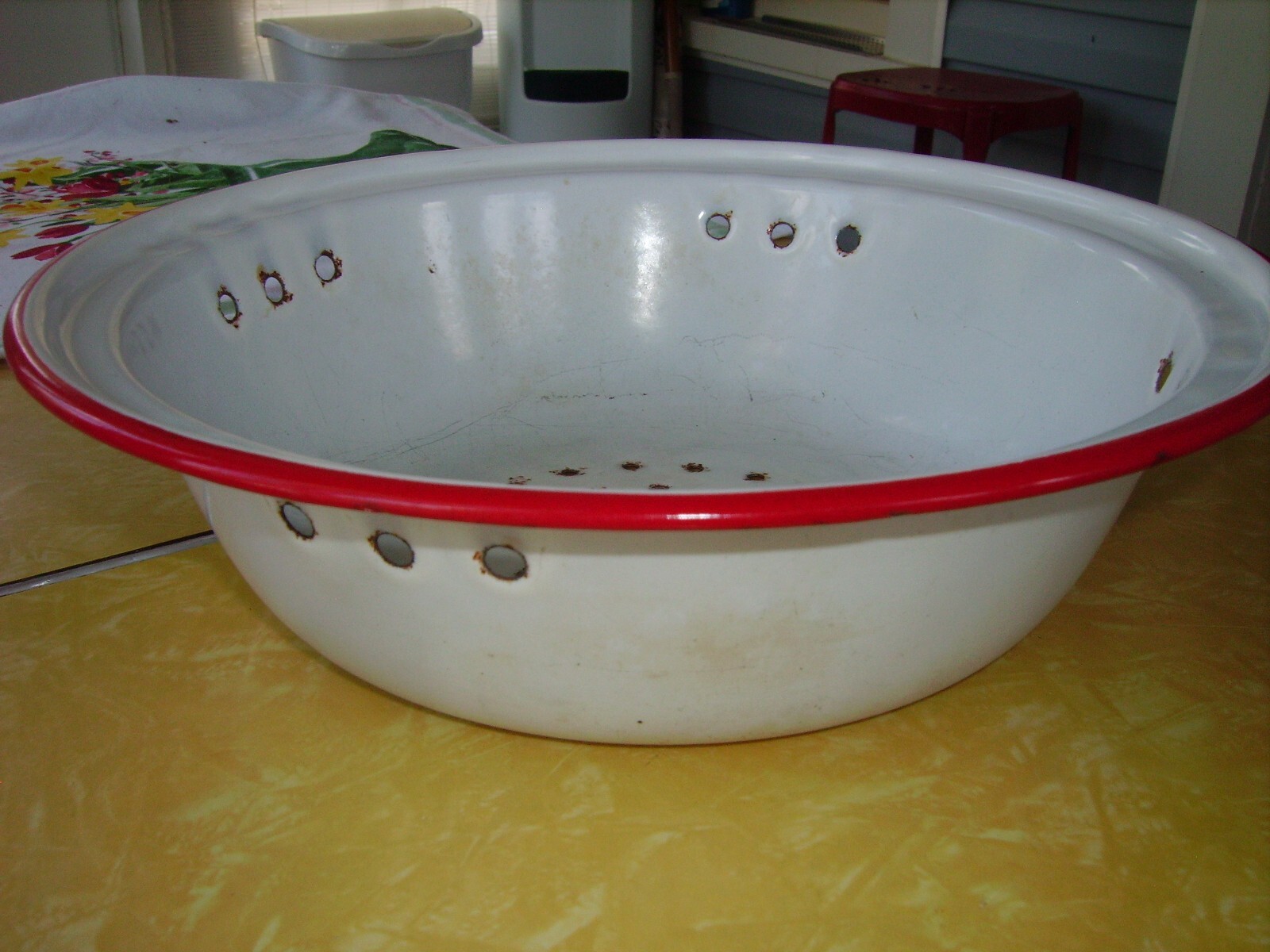 Vintage enamelware vintage colander white with red trim 10-1/2 ...
