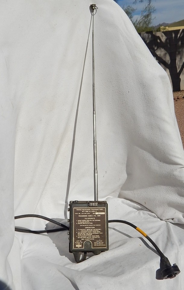 USN, USMC, USAF Pilot & Crew Hand Held Survival Radio Type RT-285/URC ...