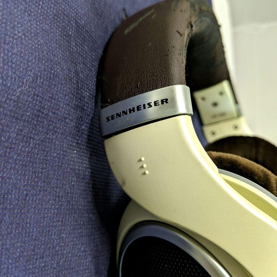 Sennheiser HD599 Over-Ear Open Back Audiophile Headphones Ivory Tested ...