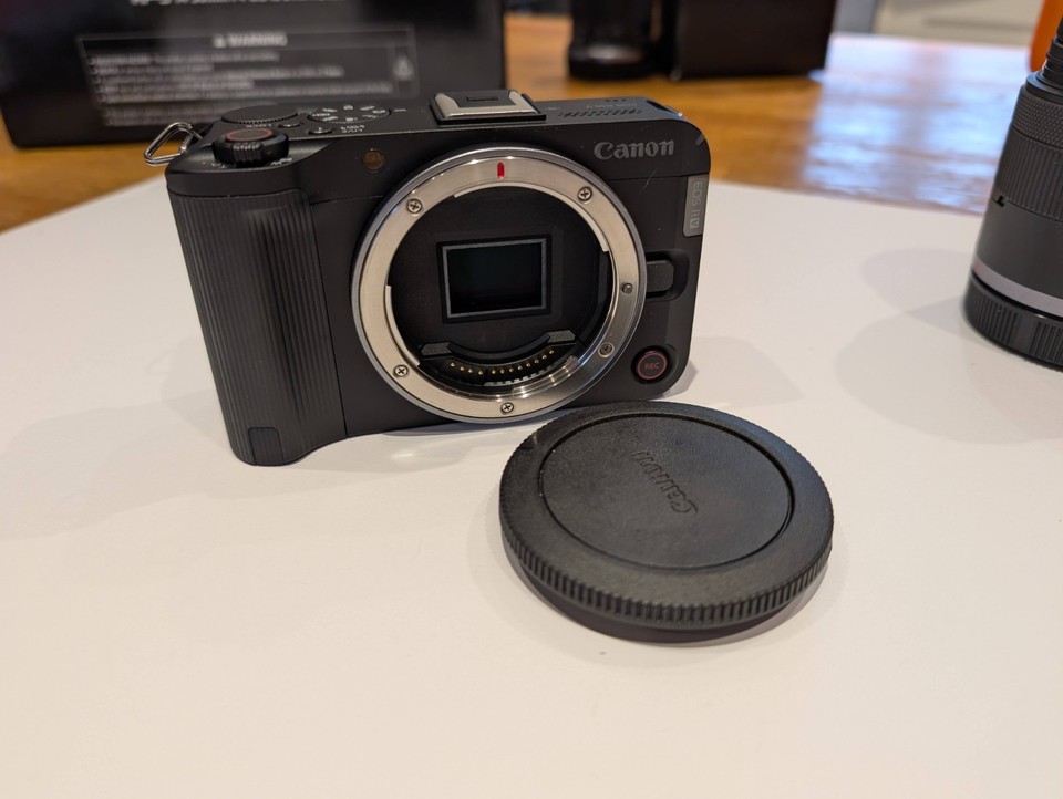 Canon EOS R50 V Mirrorless Camera Bundle with Two Lenses, Case ...