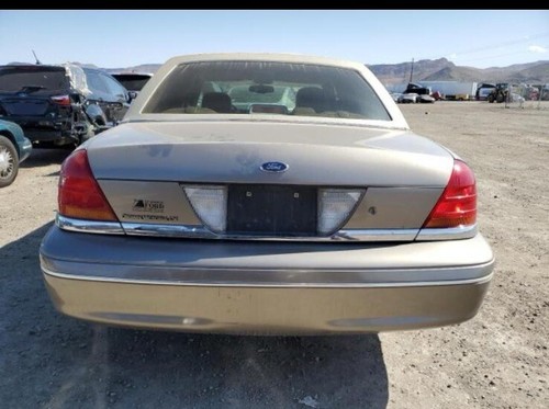 1998-2011 Ford Crown victoria Trunk Tail Panel Plate Reverse Light Assy ...