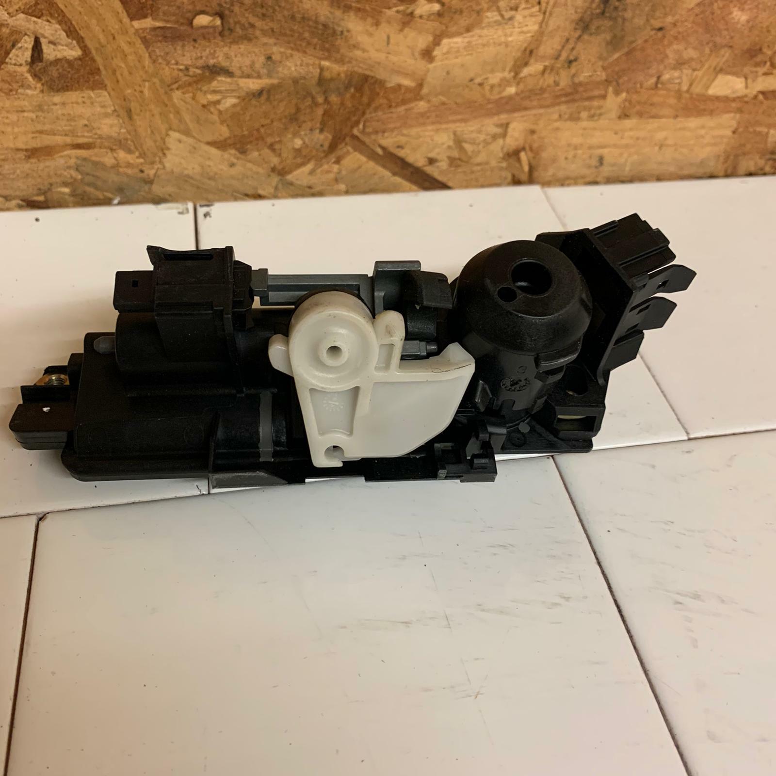 Mercedes E Class Tailgate Handle A2037500693 W211 Saloon Tail Gate ...