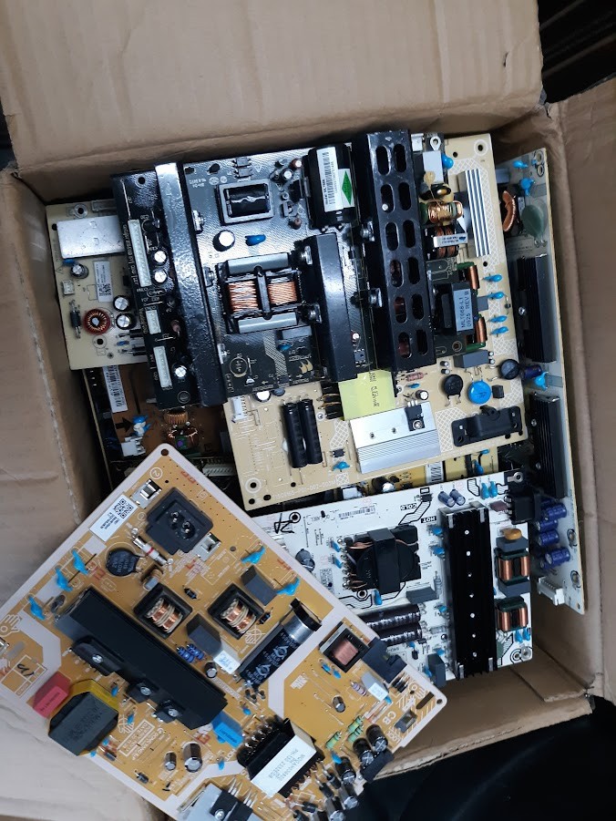 42 Pounds low-Mid-Grade E-Scrap Lot copper silver gold part TV Circuit ...