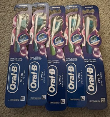 ORAL-B Vivid Whitening Manual Dual Action Whitening Medium Toothbrushes ...