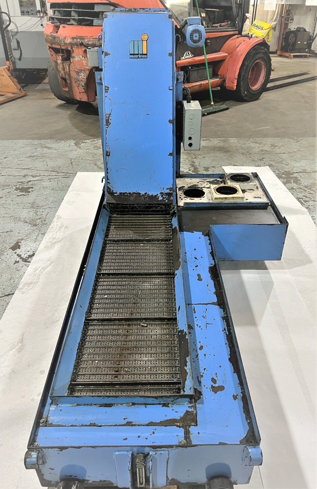 Mazak Mayfran Chip Conveyor and Coolant Tank from 1996 Mazak HTC400 ...