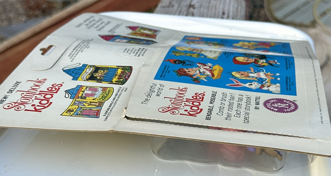 Liddle Kiddles STORYBOOK SLEEPING BIDDLE PARTIALLY OPEN PACKAGE-Vintage ...