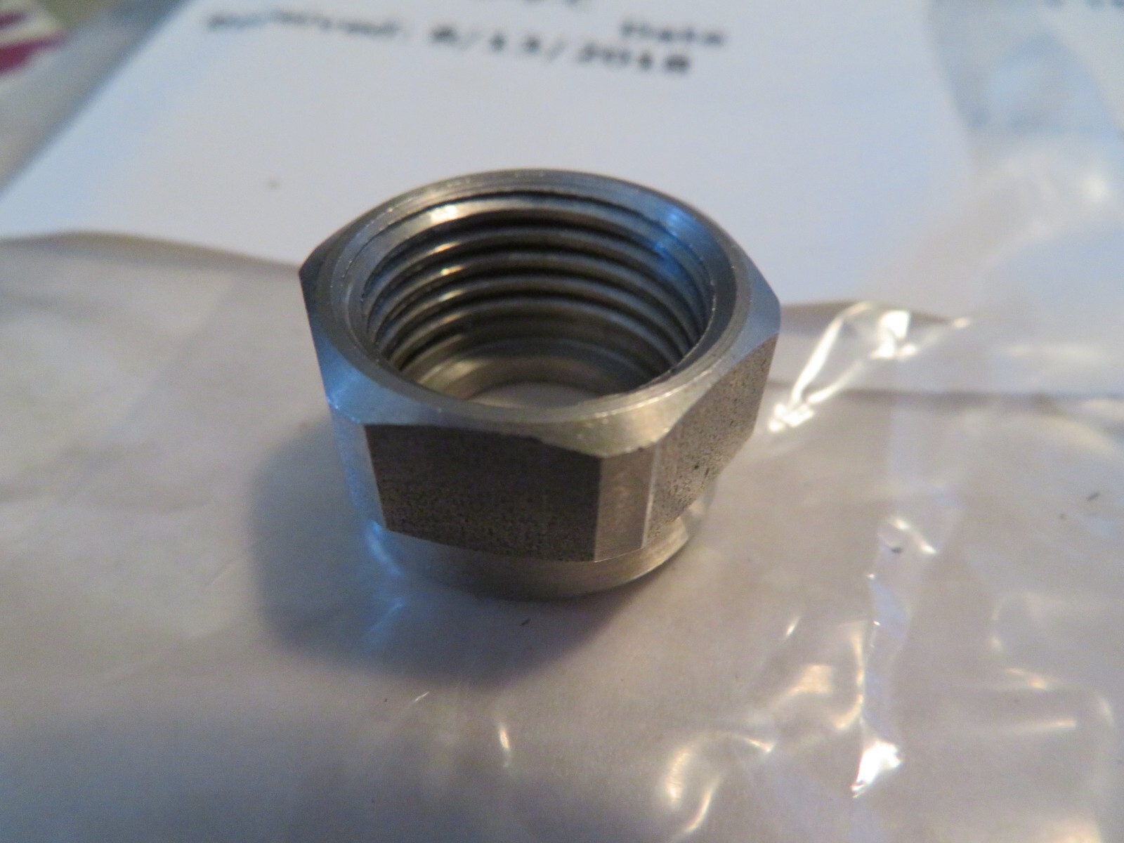 2 NEW SPRAYING SYSTEMS S/S TEEJET FAN NOZZLE TIP RETAINER THREADED CAP ...