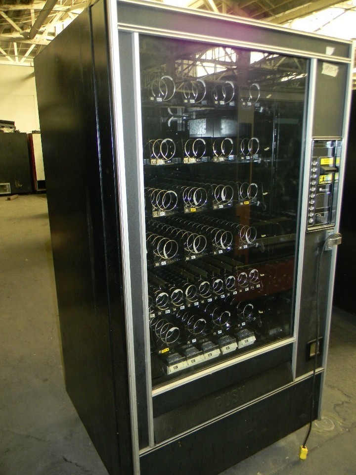 AP 113 REFURBISHED SNACK VENDING MACHINE AUTOMATIC PRODUCTS w/CREDIT ...