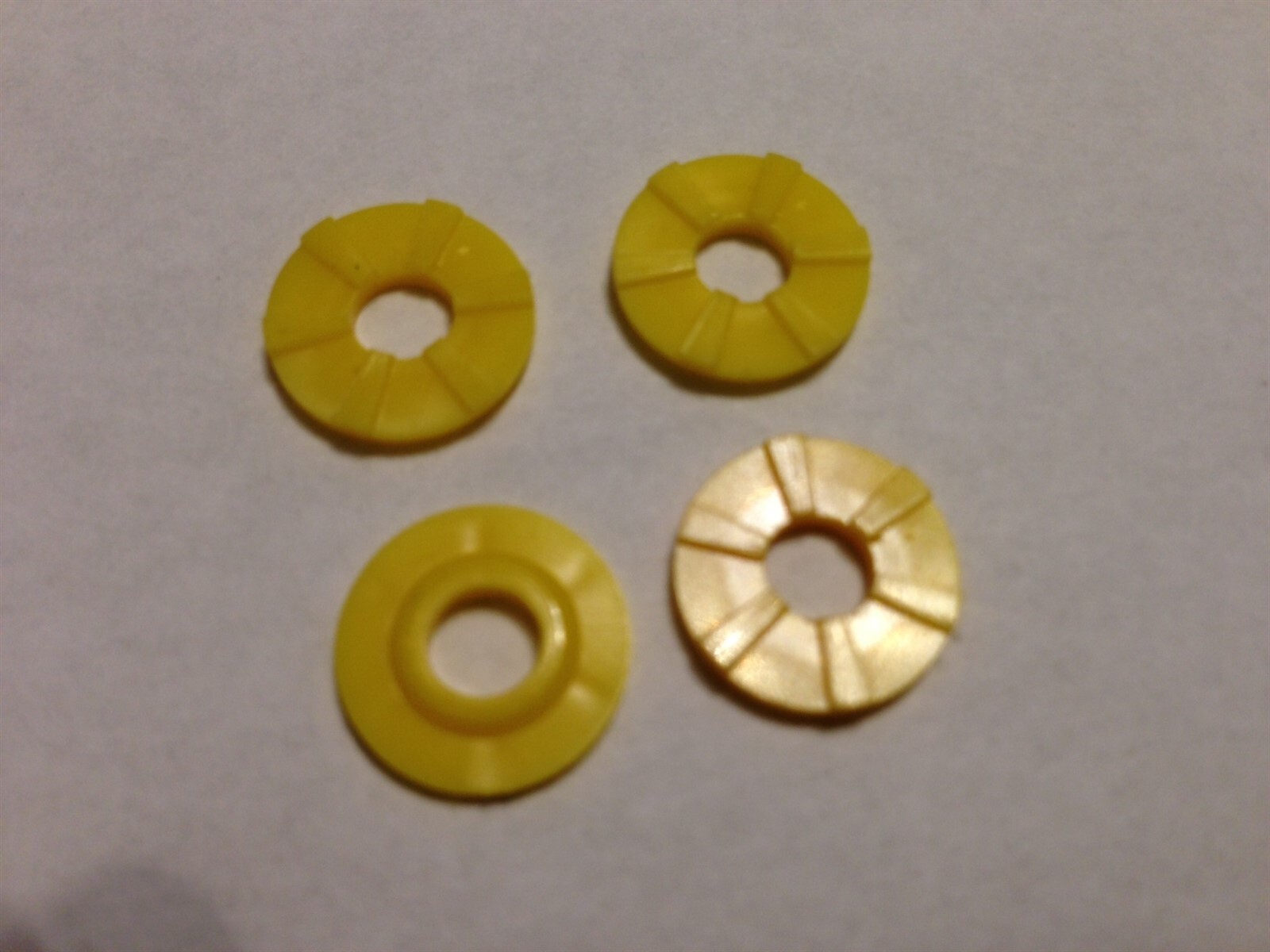 1/32 Strombecker #8339-L Lotus style yellow slot car wheel inserts NOS ...