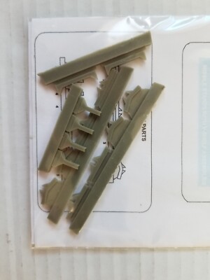aero bonus USAF Model Missile Maintenance Stands w/ V-Shelf Assemblies ...